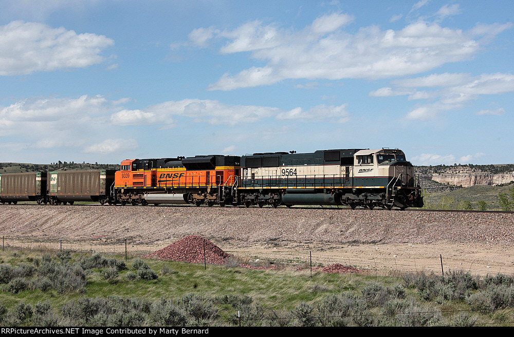 BNSF DPUs 9339 and 9564 at Elkhorn Creek Road